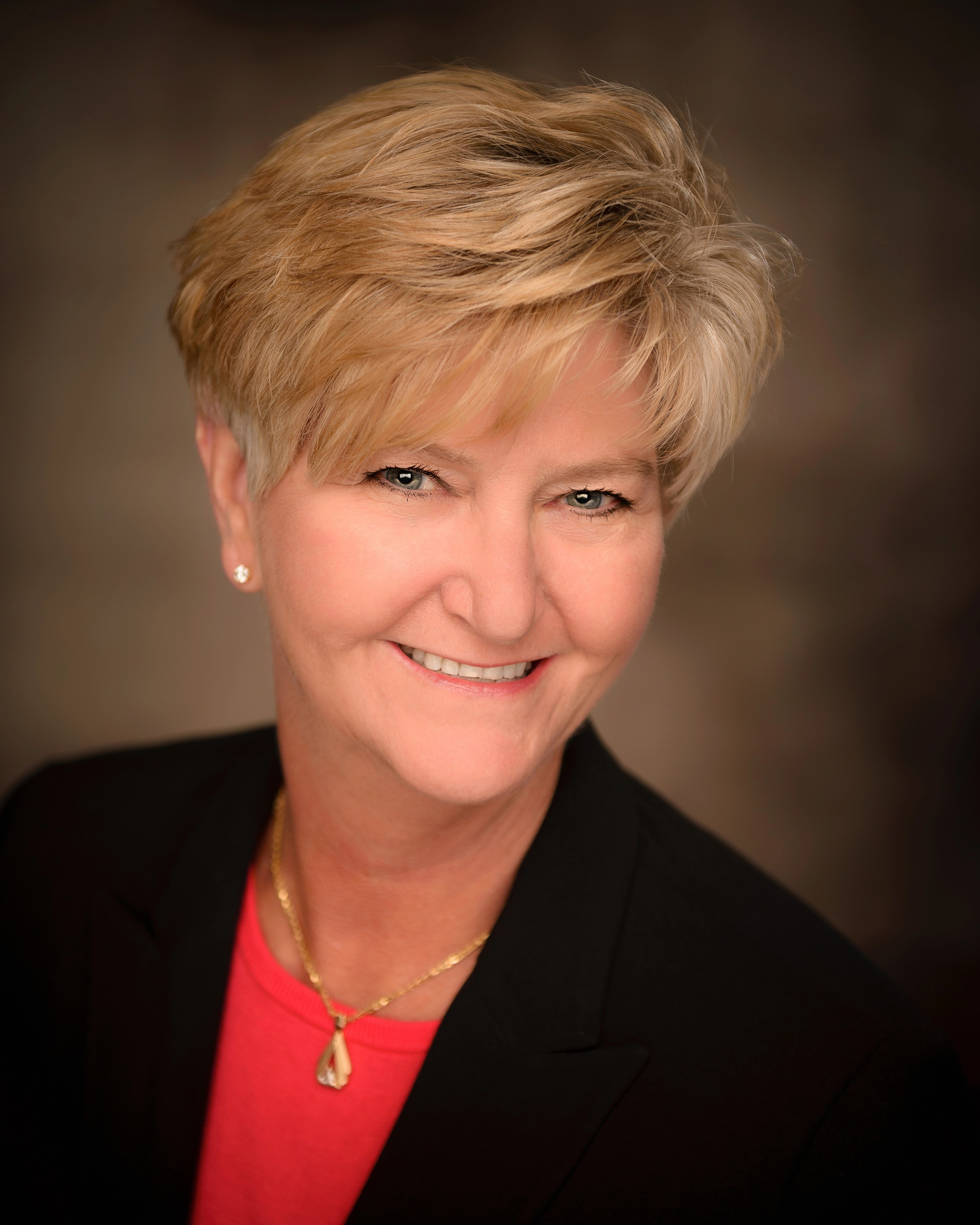 Lisa Benson's Instagram, Twitter & Facebook on IDCrawl