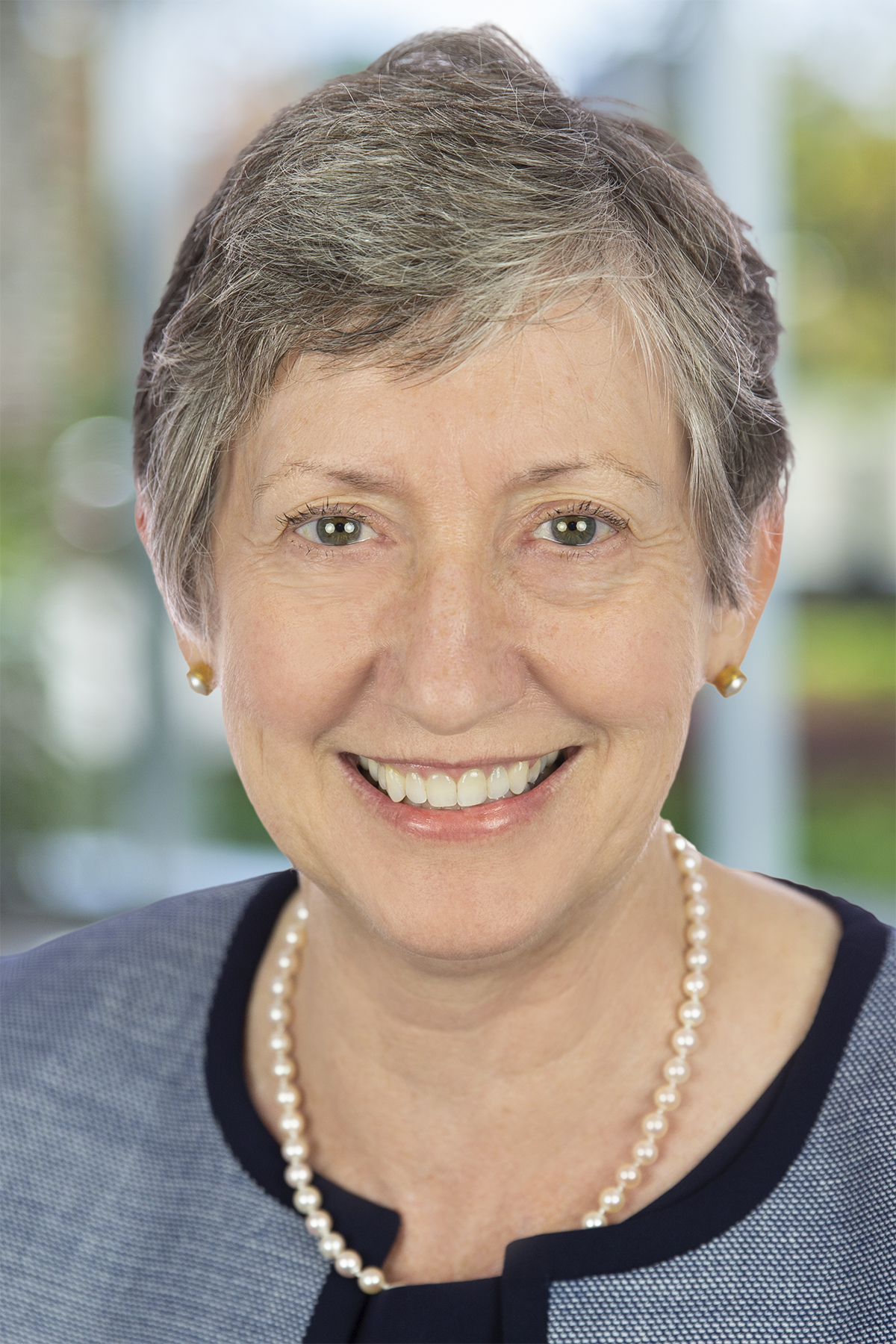 Ellen Carney | Arizent